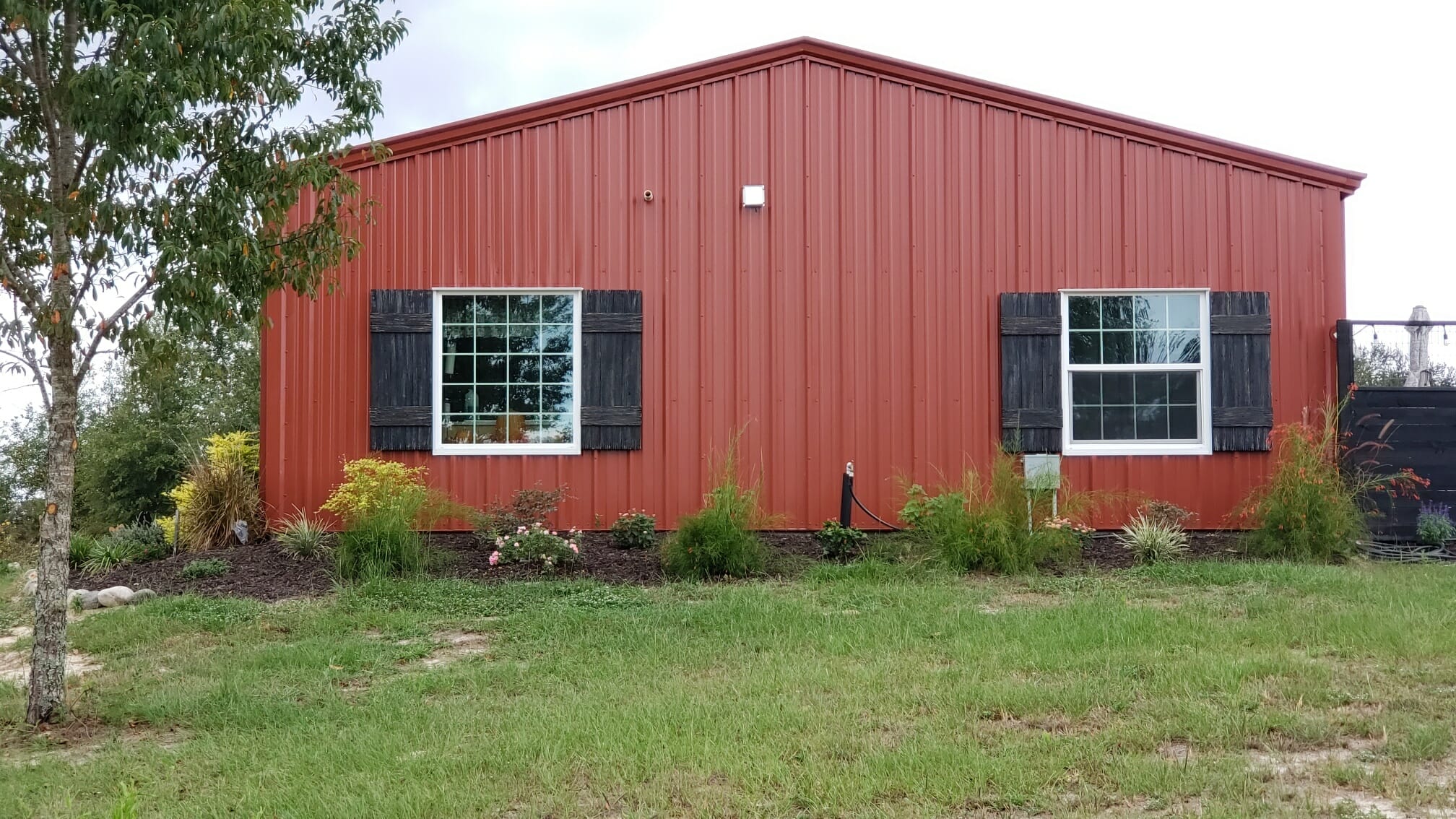 Red Barndominium in Trenton, FL - MBMI Metal Buildings